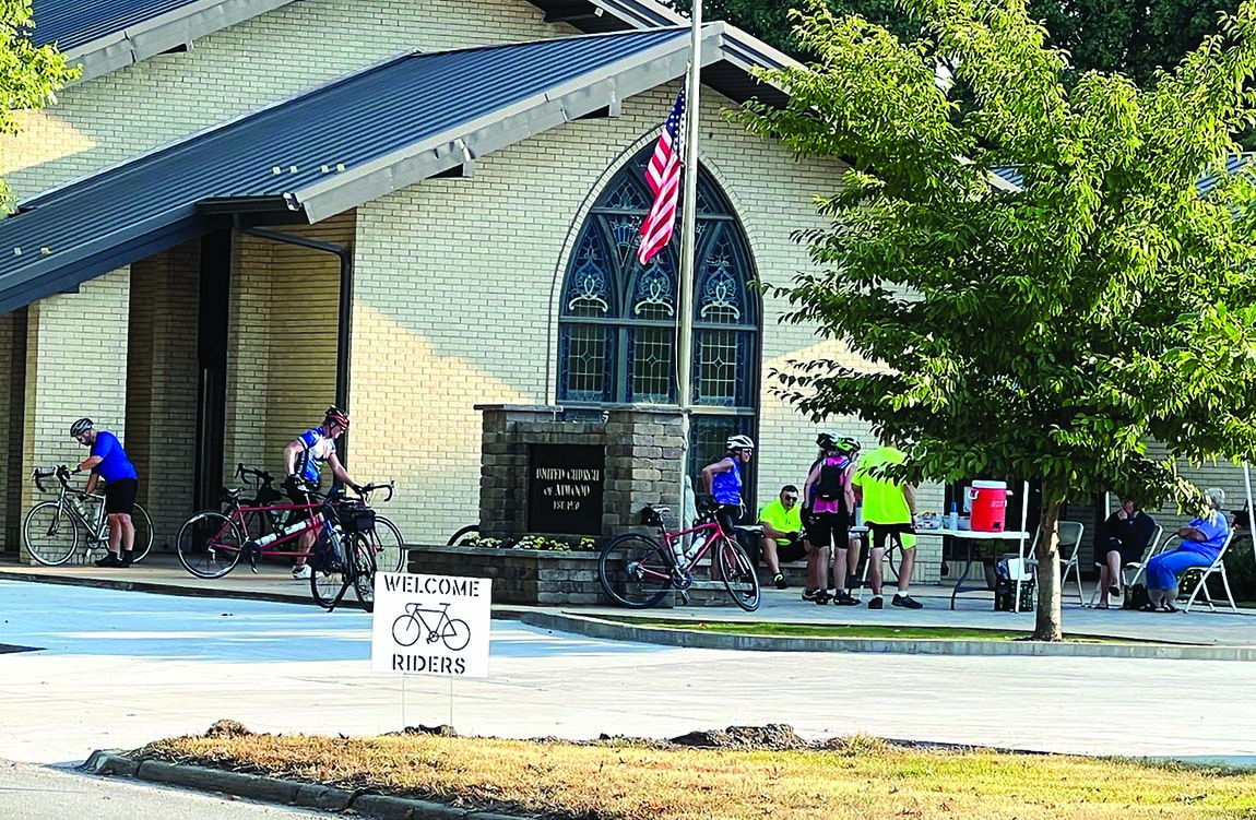 Amish Bike Ride Draws Crowd. – The County Chronicle