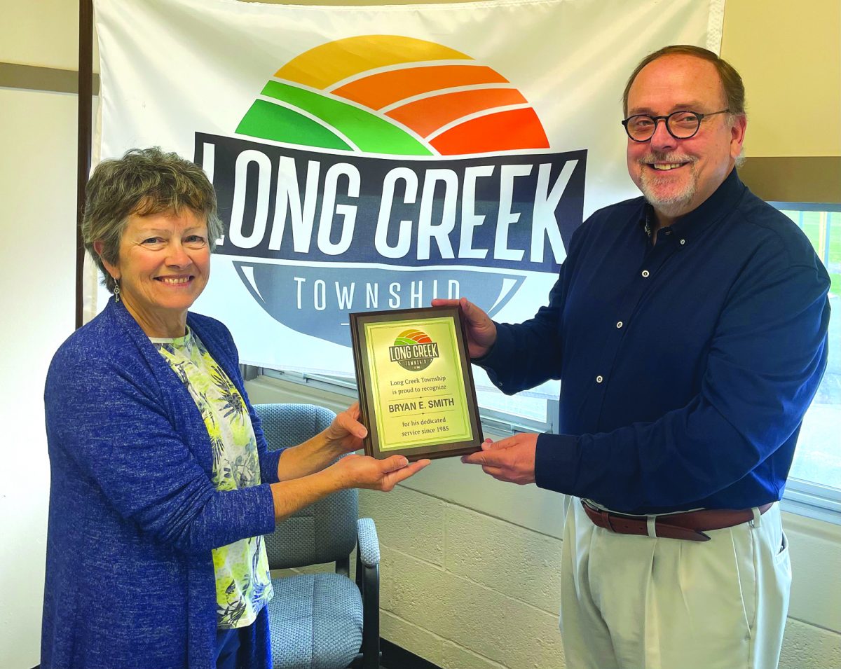 SMITH RECEIVES RECOGNITION FOR YEARS OF SERVICE. – The County Chronicle