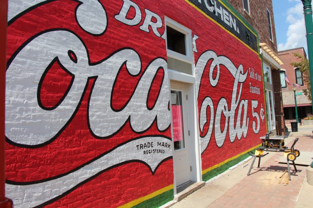 Heilich restores Tuscola’s historic Coca-Cola mural – The County Chronicle